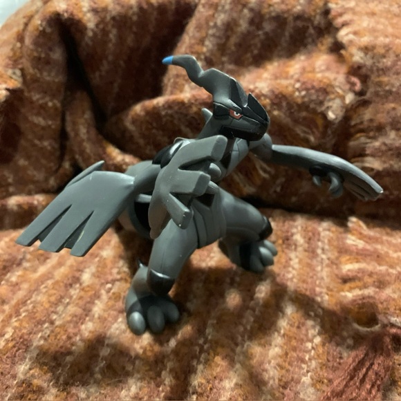 Toys | Pokemon Zekrom Articulated Nintendo Legendary Jakks Vinyl Toy 6 ...